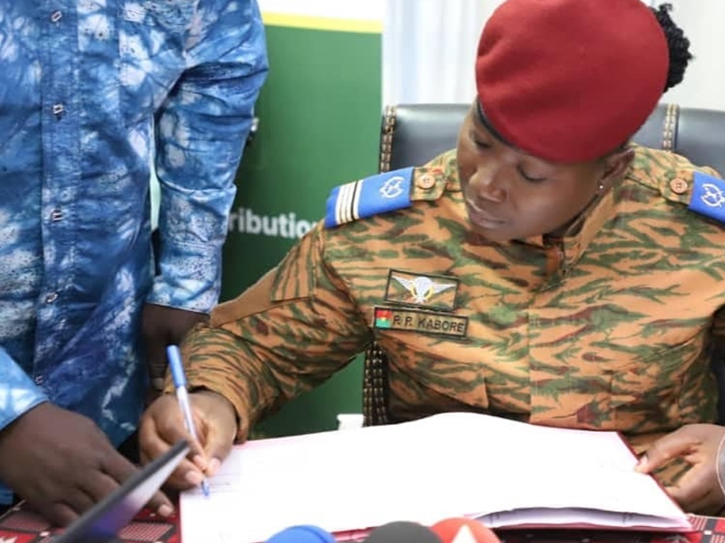 Action humanitaire, le commandant Kabré inscrit sa mission sous...